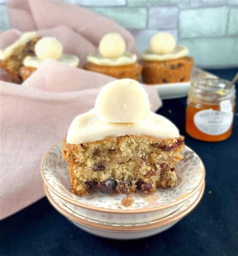 Spelt Mini Simnel Cakes With Cranberries