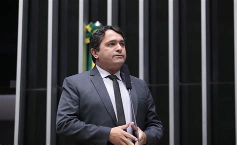 Pl Deve Abrir Processo Para Expulsar Deputado Que Votou A Favor De