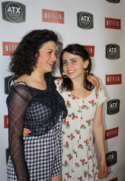 ‘arrested Development Season 5 Alia Shawkat Hints At ‘3 Act Saga