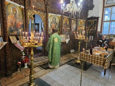 Берковица почете св Николай с празничен молебен и курбан за здраве