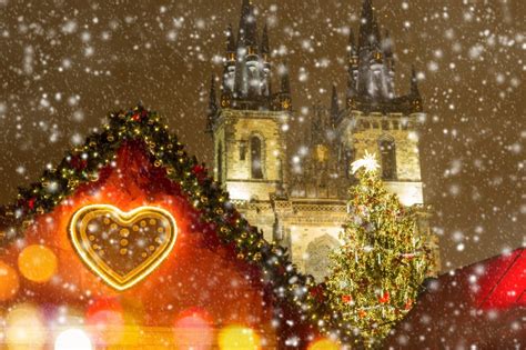 Прага Коледни базари със самолет и водач на български език Полет от Варна Global Tour