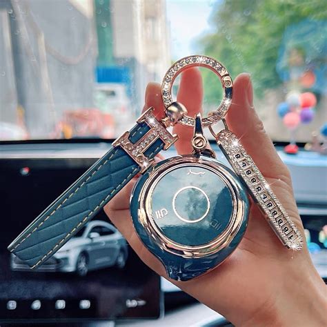 เคสกุญแจขอบทอง สายคล้องเพรชหรูหรา Neta V 2022 Shopee Thailand