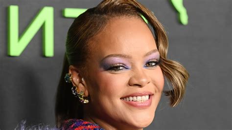 قاب یادگاری ریحانا با ستاره‌های میلان و منچسترسیتی عکس طرفداری