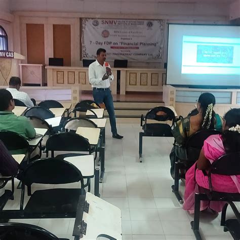 Gallery Shri Nehru Maha Vidyalaya