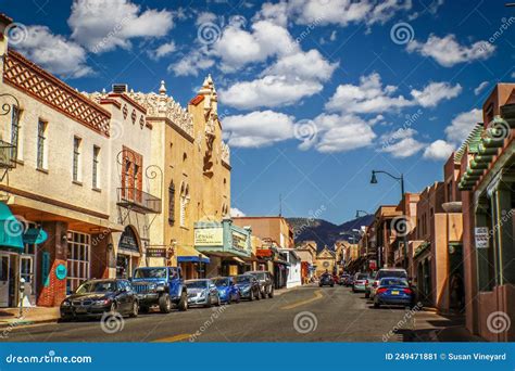 Santa Fe New Mexico Usa Downtown Street With Iconic Adobe Santa Fe
