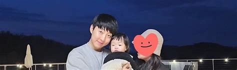 개그맨 장윤석 프로필 진품명품 청자 잔 김준영 도자기 감정위원 “결혼 부인 자녀 나이 인스타 화보 실제키 학력 고향 가족 낄낄상회 유튜브 소속사”