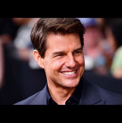 Като кифлите Том Круз се подмладява с холивудска маска за лице ето тайната съставка а