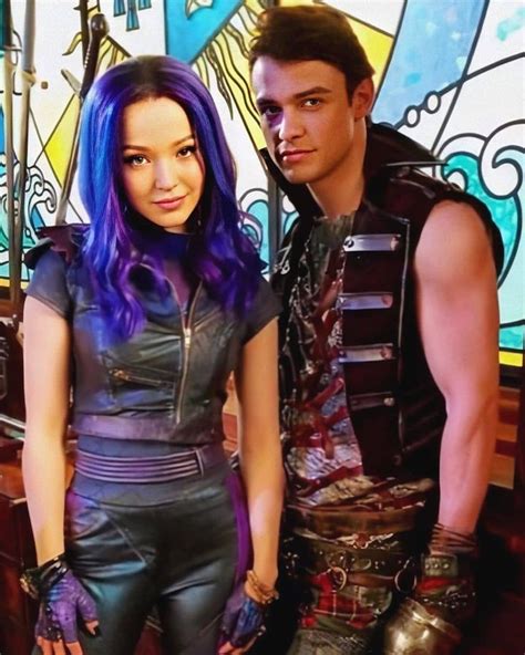 Pin By Fantasyloverforever On Descendants Disney Descendants Costume Disney Decendants