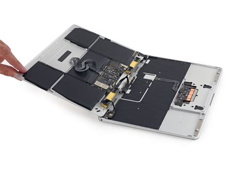 Apple New Macbooks New Innovation Is Being Unable To Fix It Yourself Play R