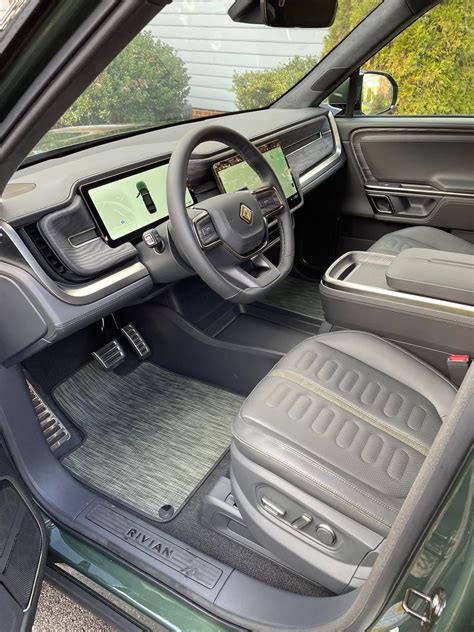 Forest Green R1s Rrivian