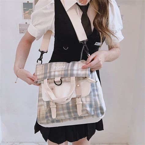 무료배송가방뱃지증정 존예 체크가방 숄더백 크로스백 백팩 다 가능 학생가방 10대 20대 인기 중학생 고등학생 학교 신학기 새학기선물 접이식 여행가방 다용도 스쿨백