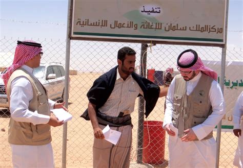 فريق من مركز الملك سلمان للإغاثة يشرف على توزيع أكثر من 100 ألف سلة