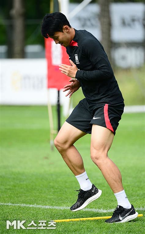 손흥민 `잘 발달된 종아리 근육` [mk포토] Mk스포츠