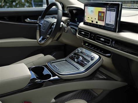 2021 Lincoln Nautilus Refreshed Suv Focuses On Interior Amps Up Luxury