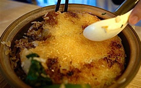广州这家煲仔饭因为锅巴大排名第一一锅只有一块比脸还大比肉都好吃 哔哩哔哩 bilibili