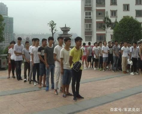 男生体检尴尬男生掏蛋的故事 随意云