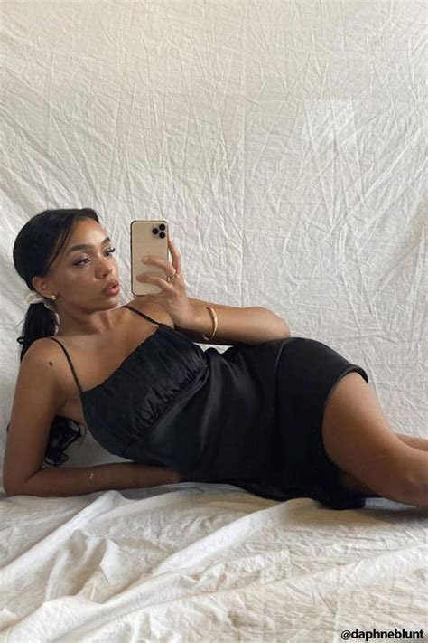 7 Best Bed Poses Ideas Poses Photoshoot Photo Inspiration