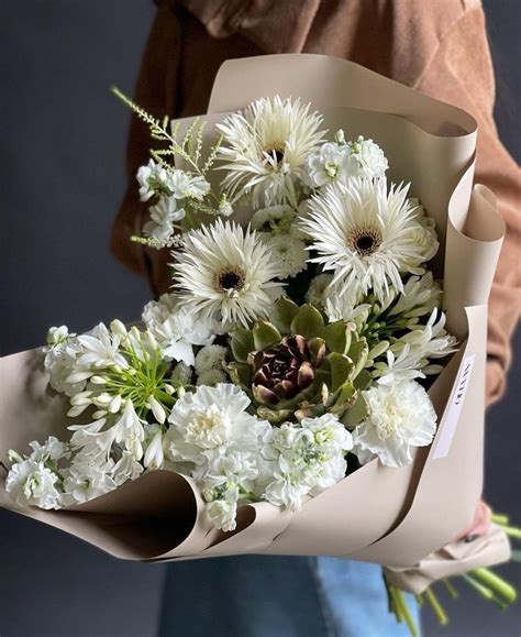 Пин от пользователя 四丫儿 на доске 花束合集 | Флористика, Белые цветочные ...