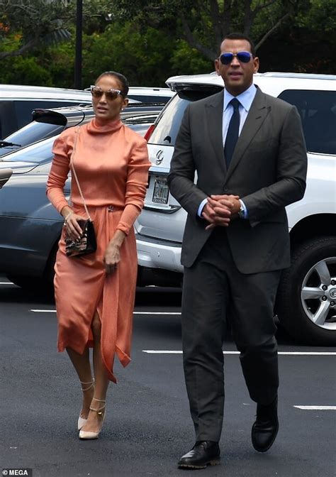 Jennifer Lopez Sexy In Slimming Underwear Pics The Fappening