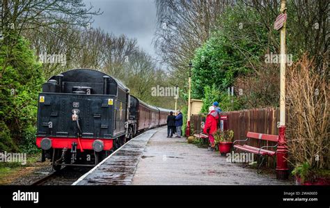 Lms Jubilee Class 6p 4 6 0 No 45690 Leander Steam Locomotive At Summerseat Station On The East