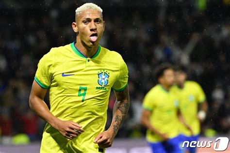 한국과 같은 조 가나 브라질에 0 3 완패 우루과이도 이란에 패해 종합