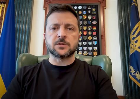 Зеленський заявив що Україна розробляє дрони перехоплювачі для відбиття російських атак ВІДЕО