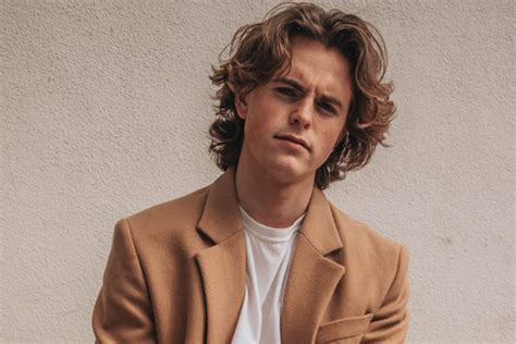 Wavy Hair Mens Haircuts And Styling