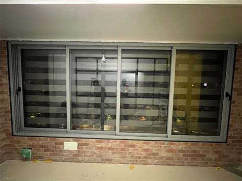 Powder Coated Jindal Domal 4 Track Sliding Window Sizedimension 14ft