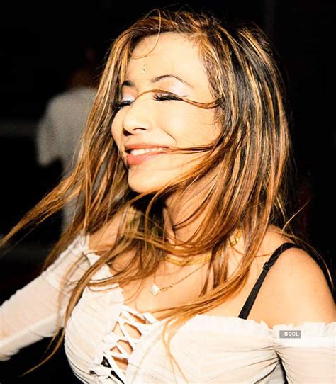 Ramanand Sagars Great Granddaughter Sakshi Chopra Steams Up Cyberspace