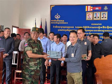 លោកកិត្តិនីតិកោសលបណ្ឌិត ឱម យ៉ិនទៀង អញ្ជើញជាអធិបតី សម្ពោធអគារសាលប្រជុំទីបញ្ជាការស្រាល