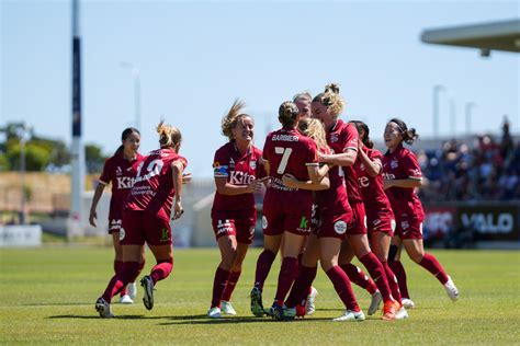 （体育）足球——澳女超：肖裕仪首发登场腾讯新闻