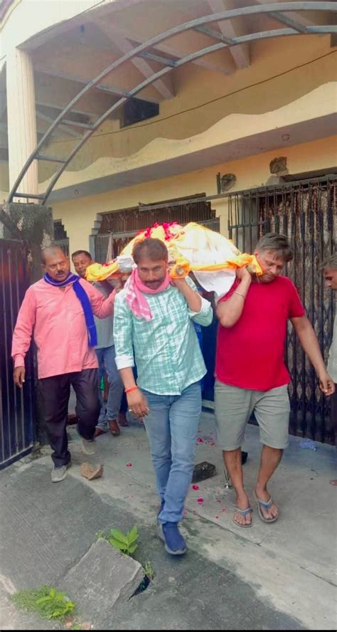 छोटे भाई दीपक विश्वकर्मा जी के Deepak Kumar Vishwakarma Facebook