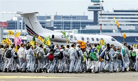 Гринпис ја повика ЕУ да ги забрани приватните авиони