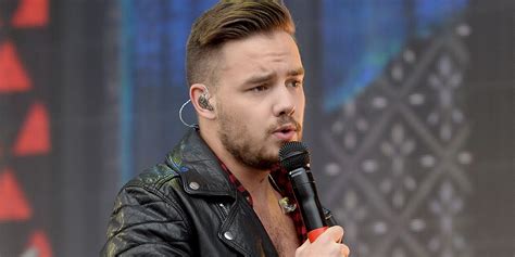 Liam Payne Denies Gay Naked Photos One Direction Singer Insists Hes 100 Not Homophobic On