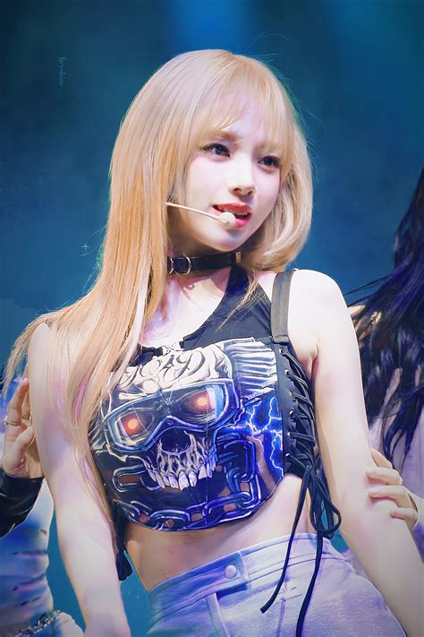 금발 카리나  연예이슈 수다방 네모판