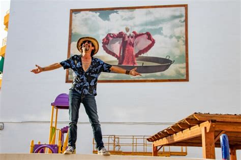 Un Mural De Luis Montolio Inmortaliza A Rosita Amores En Una Fachada De Moraira