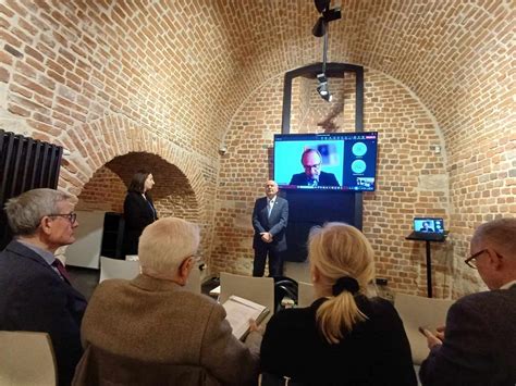 Поезијата на Ацо Шопов претставена во Краков УМНО МК