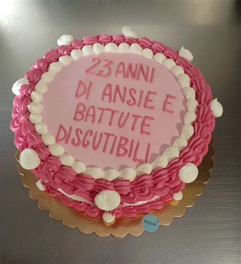 Ugly Cakes Il Fenomeno Italiano Delle Torte Brutte Con Scritte Divertenti Che Spopola Sui
