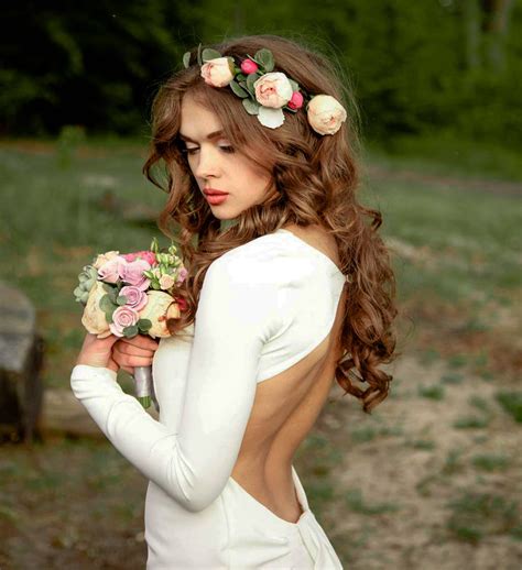 Top Romantic Hairstyles For Your Wedding