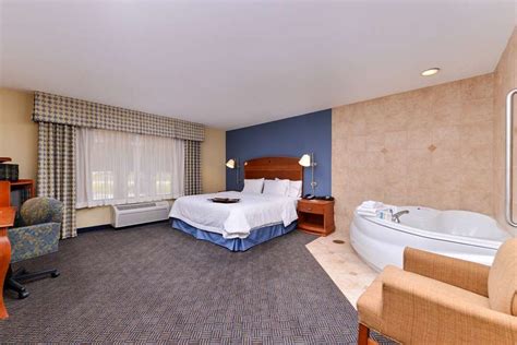 Hampton Inn Evanston Updated June 2026 127 Photos And 38 Reviews