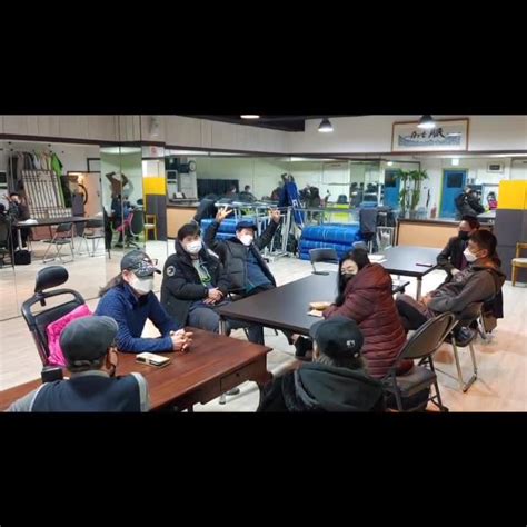 2월예정인 차기 작품 공연 회의 이미 공연일을 정해서 극장계약까지 마친 상태인데 발목을 잡는 작금의 코로나상황 불편하겠지만 안전 수칙을 최대한 지켜