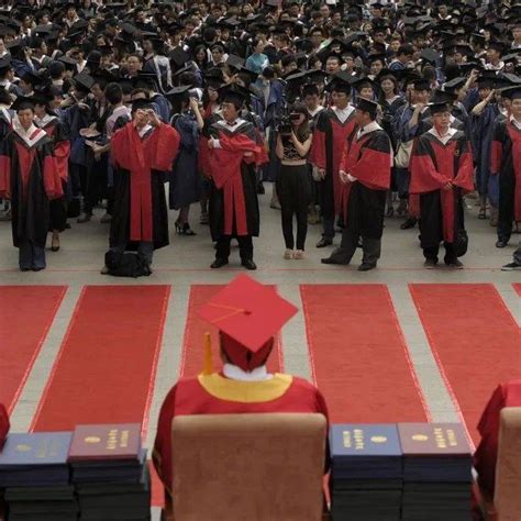 一位大学老师年终灵魂总结：和学生吵架3战全胜，和领导1胜1平，和老婆3战皆负监考杨二平课题