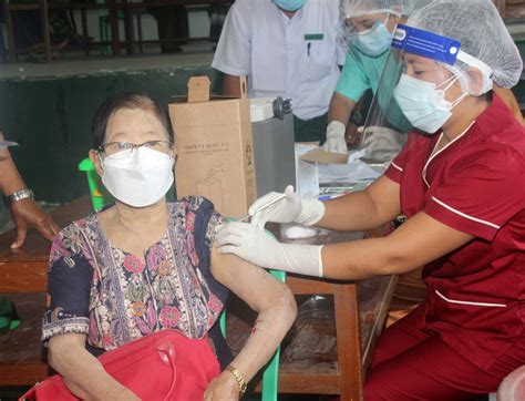 ကျောက်ဖြူမြို့တွင် ကိုဗစ် ၁၉ ရောဂါ ကာကွယ်ဆေး ဦးစားပေးအုပ်စုတွင် ပါဝင်သူများနှင့် အသက် ၁၈ နှစ