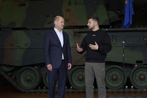 «Запад увидел что башни Кремля «проглотили войну Политолог Дмитрий Стратиевский об