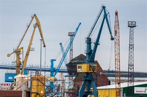 kubernetes deployment 101 transitioning from docker compose 🐳 to
