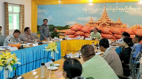 ပဲခူးခရိုင်အထွေထွေအုပ်ချုပ်ရေးဦးစီးဌာနရုံး အစည်းအဝေးခန်းမ၌ ခရိုင်အဆင့်ဌာနဆိုင်ရာများ၏ လုပ်ငန်းည