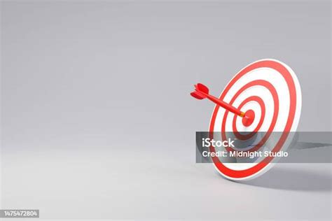 화살표가 복사 공간이 있는 대상 보드에 맞춥니다 비즈니스 심볼 대상 고객의 개념 3차원 형태에 대한 스톡 사진 및 기타 이미지 3차원 형태 개념 개념과 주제 Istock