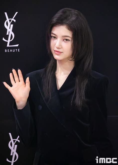 [움짤] 뉴진스 다니엘 Ditto끼 Omg