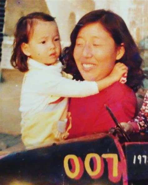 김성효 초등 교사 교육 콘텐츠 28년차 교육자 두살때 사진 지금도 책 읽을 때면 딱 저 표정이에요 😁 일상기록 일상소통 일상스타그램 작가