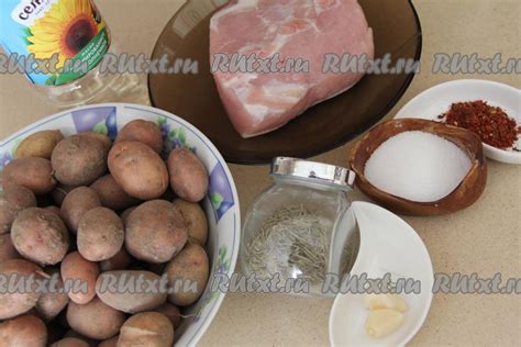 Свинина с молодой картошкой в духовке 8 фото в рецепте